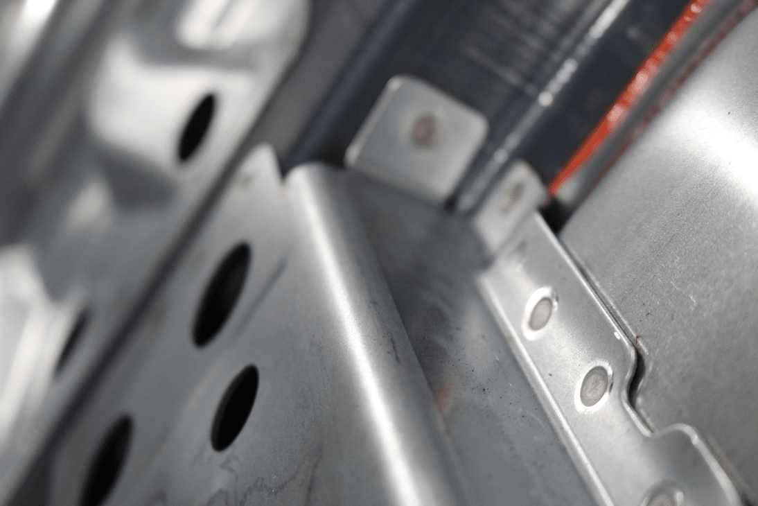 Robotic Steel Spot Welding - Deutsch